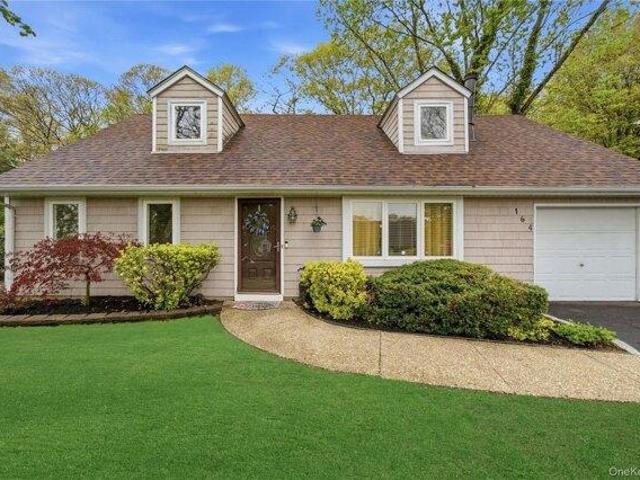 3 bedroom, Farmingville NY 11738 103619935
