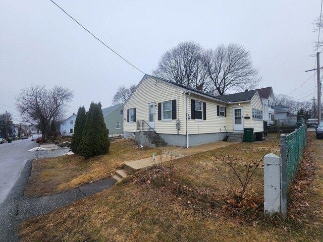 3 bedroom, Fitchburg MA 01420 LS102775518