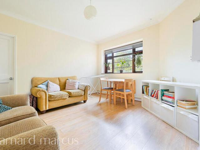 3 bedroom finca for rent in Poynders Gardens, LONDON, SW4