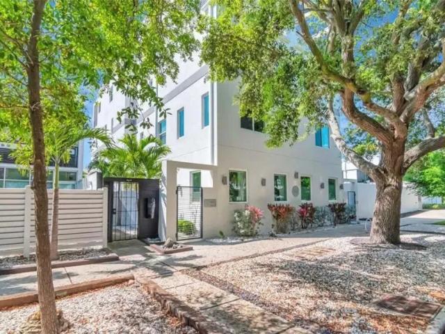 3 bedroom, FL FL 102659212