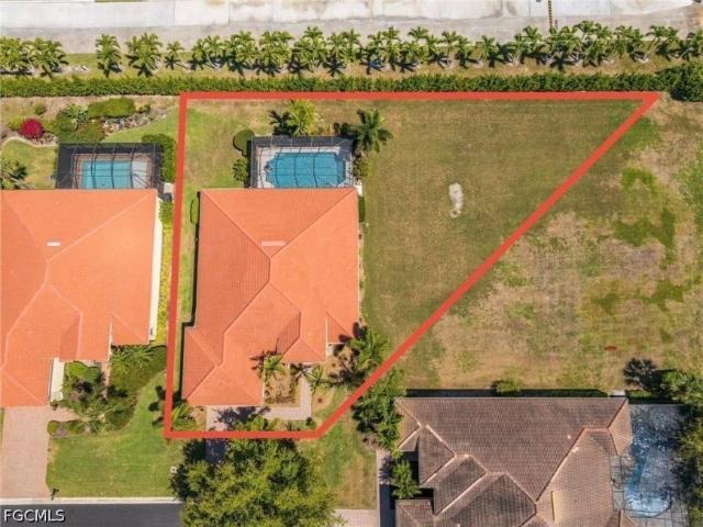 3 bedroom, FL FL 102659567