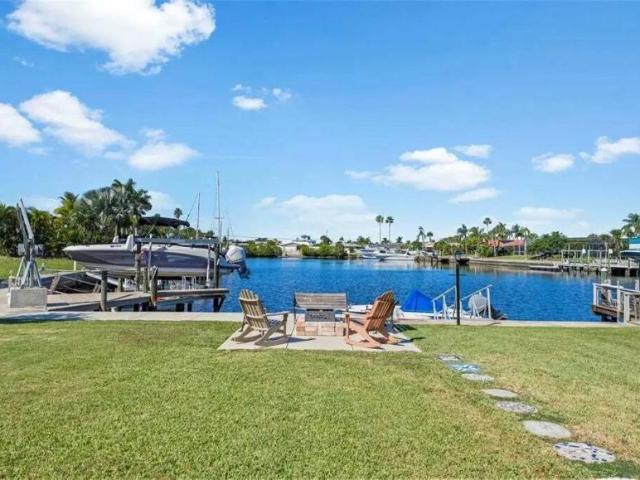 3 bedroom, FL FL 102659737