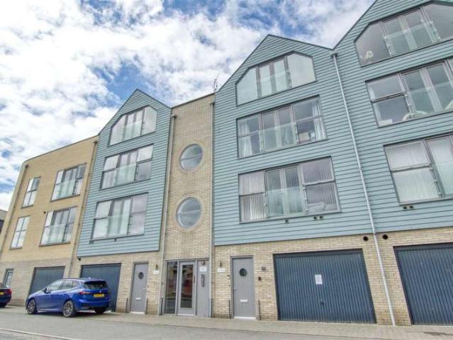 3 Bedroom Flat