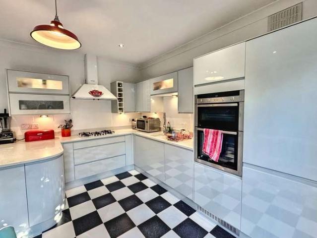 3 Bedroom Flat