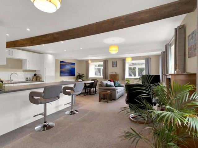 3 Bedroom Flat