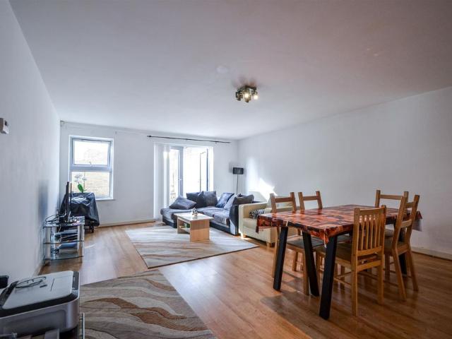 3 bedroom flat