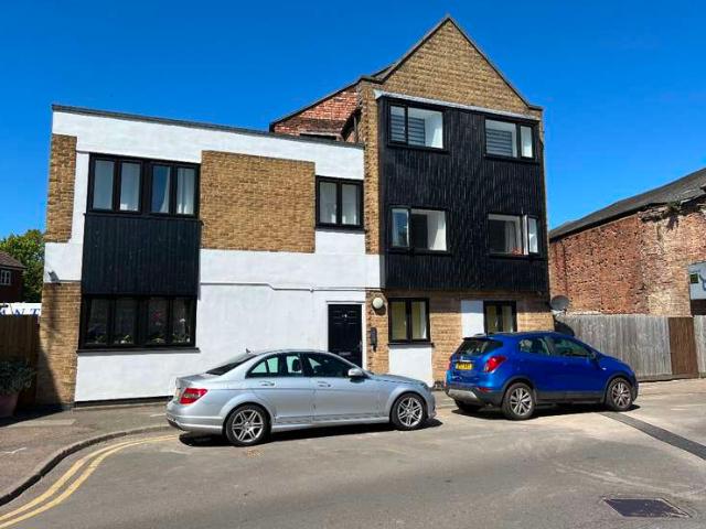 3 Bedroom Flat