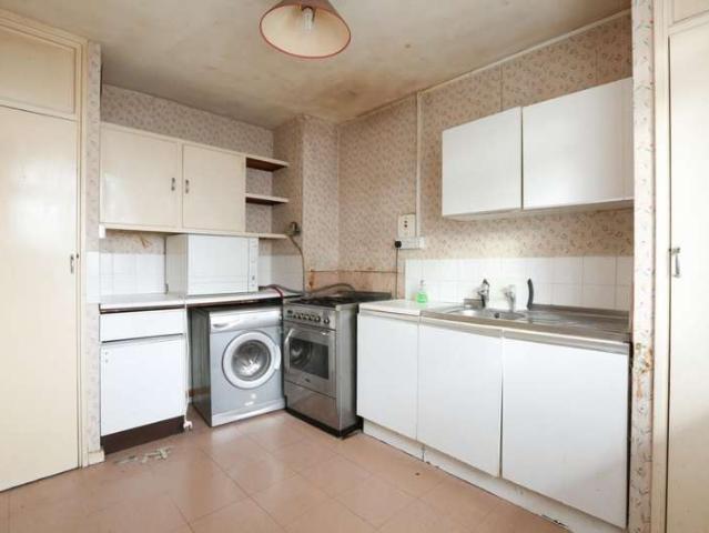 3 Bedroom Maisonette Flat
