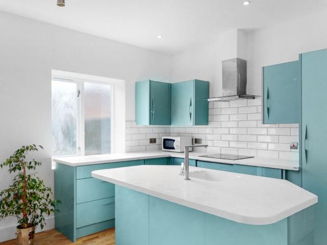 3 Bedroom Flat To Let