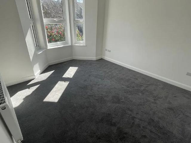 3 bedroom flat to let