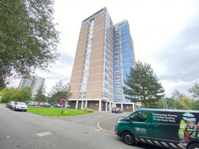 3 bedroom Flat To Let