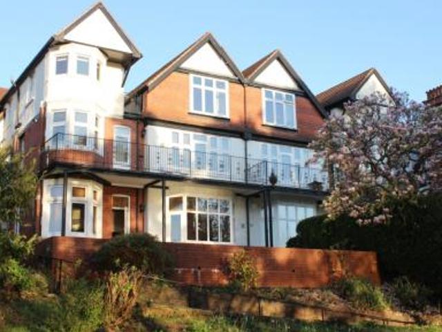3 bedroom Flat To Let