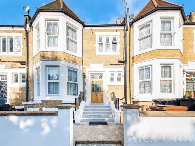 3 Bedroom Flat To Let