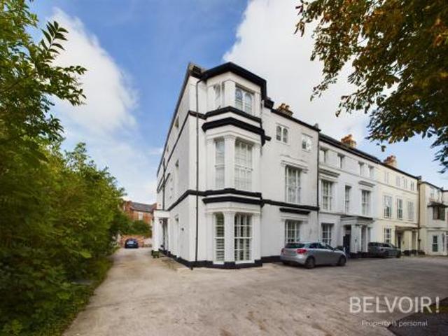 3 bedroom Flat To Let