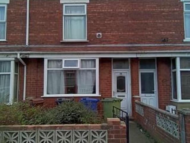 3 bedroom Flat To Let