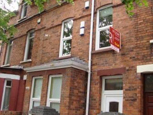 3 bedroom Flat To Let