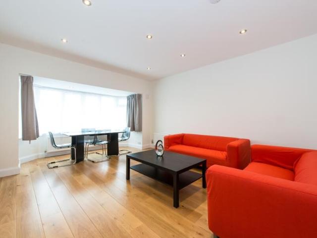 3 Bedroom Flat To Let