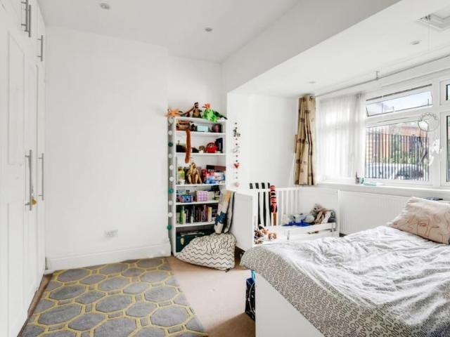 3 Bedroom Flat To Let