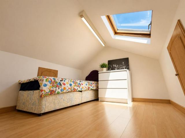 3 Bedroom Flat To Let