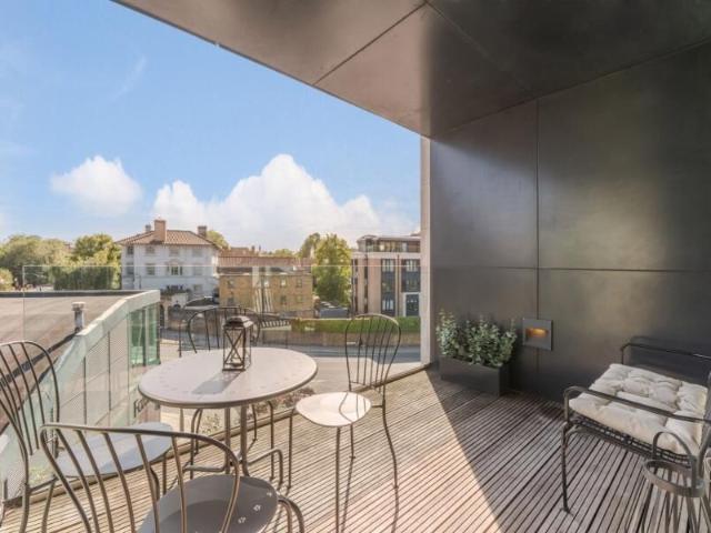 3 Bedroom Flat To Let