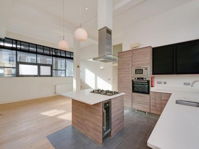 3 Bedroom Flat To Let