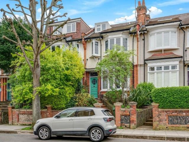 3 Bedroom Flat To Let