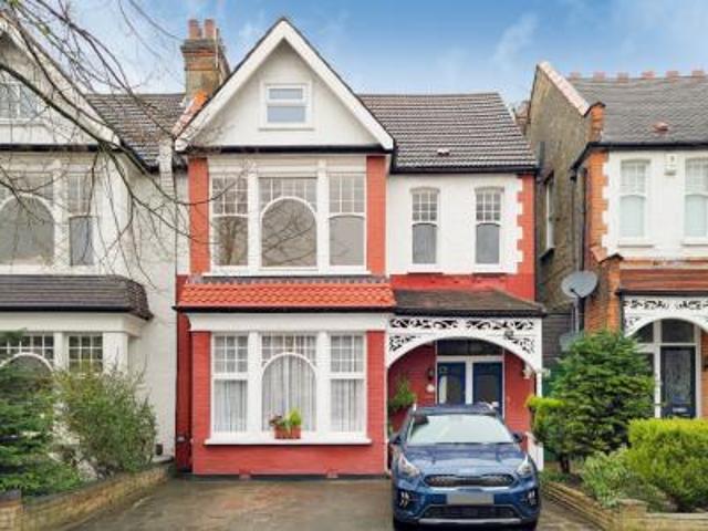 3 bedroom Flat To Let