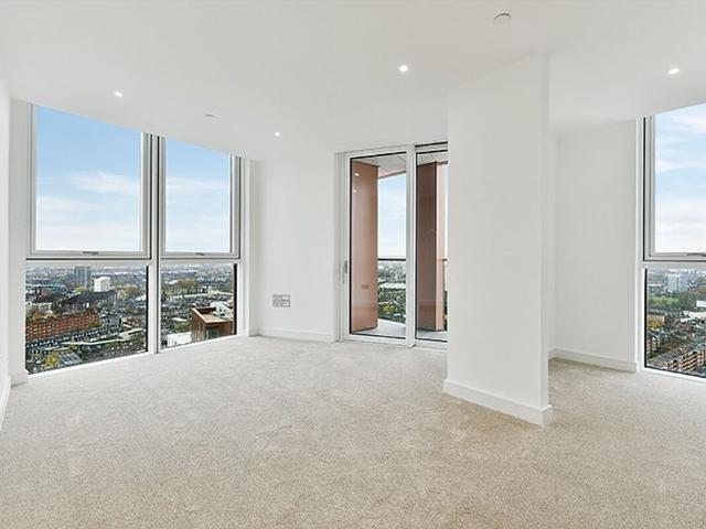 3 Bedroom flat to let in Vauxhall SW8