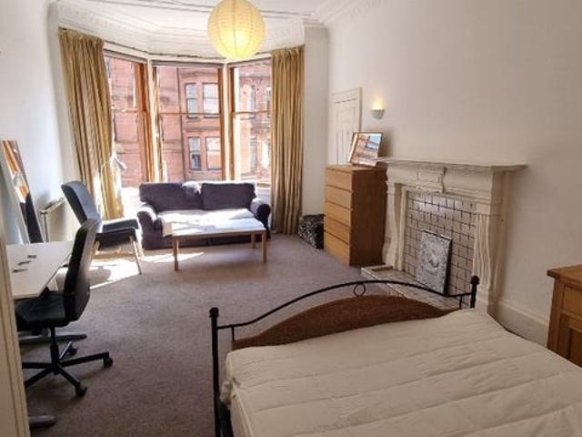 3 Bedroom Flat to Let West End