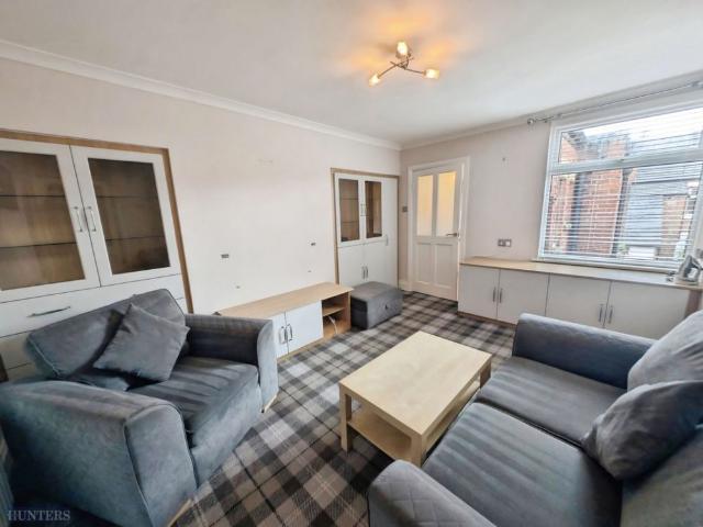 3 bedroom Flat To Let Total Size: 668 SQ FT