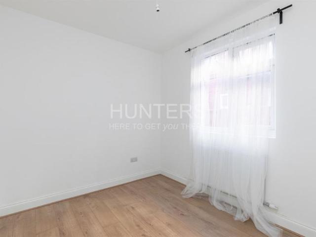 3 bedroom Flat To Let Total Size: 748 SQ FT