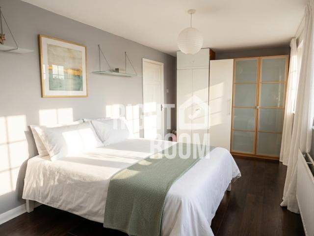 3 bedroom Flat to let Three Bedroom Flat, Longmead, SL4 5QB