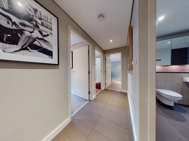 3 bedroom flat to rent on Merchant Square East, London