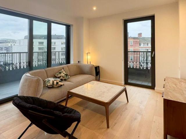 3 bedroom flat to rent on Alba Square, London