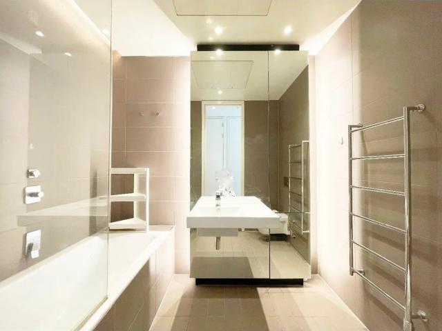 3 bedroom flat to rent on Artillery Row, London