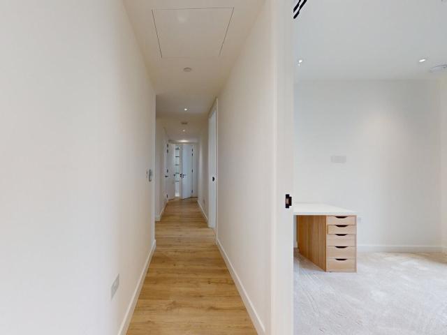 3 bedroom flat to rent on Bollinder Place, London