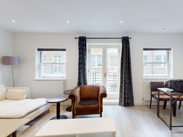 3 bedroom flat to rent on Brook Mews North, London