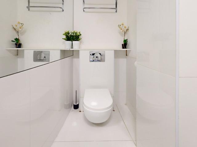 3 bedroom flat to rent on Finborough Road, London