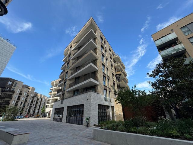 3 bedroom flat to rent on Granville Road, London