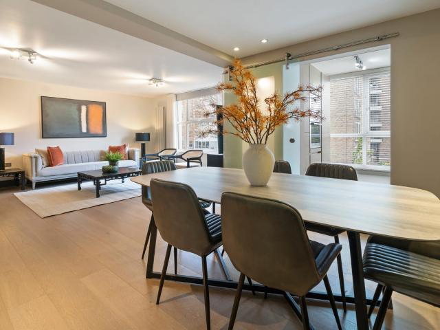 3 bedroom flat to rent on St. Johns Wood Park, London