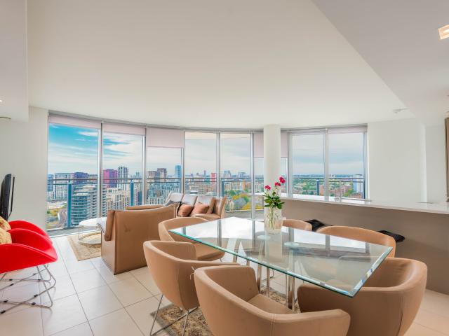 3 bedroom flat to rent on Tidal Basin Road, London