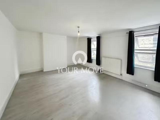 3 bedroom Flat to rent, Brandram Road, London, SE13 £1,900 pcm