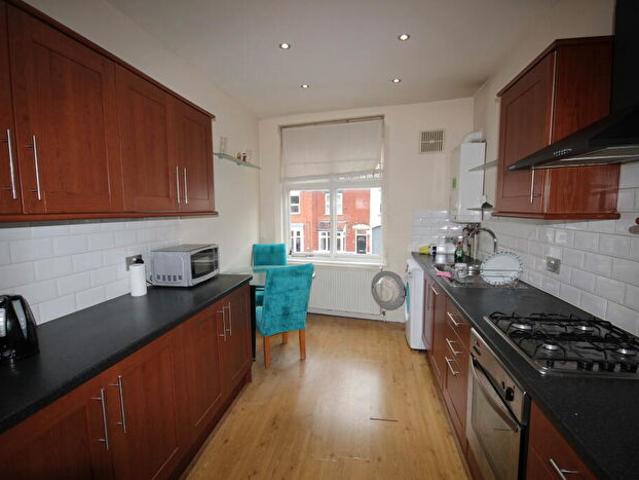 3 Bedroom Flat To Rent In Main Street, Burton Upon Trent, Stapenhill, DE15