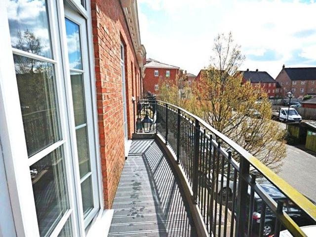3 Bedroom Flat To Rent In Main Street, Dickens Heath, Shirley, Solihull, B90