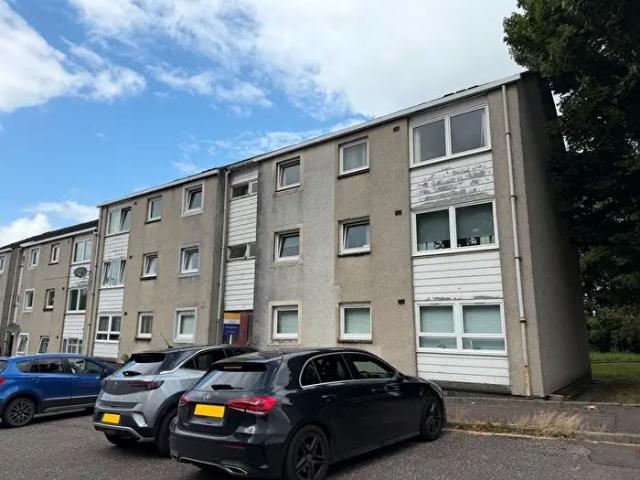 3 Bedroom Flat To Rent In Milovaig Street, Glasgow, G23