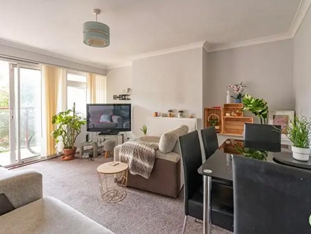 3 Bedroom Flat To Rent In Ock Street, Abingdon, OX14
