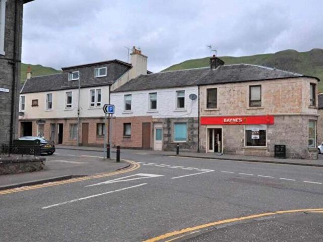 3 Bedroom Flat To Rent In Ochil Street, FK13