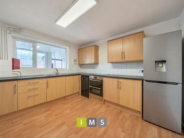 3 Bedroom Flat To Rent In Bucknell Road, Bicester, OX26
