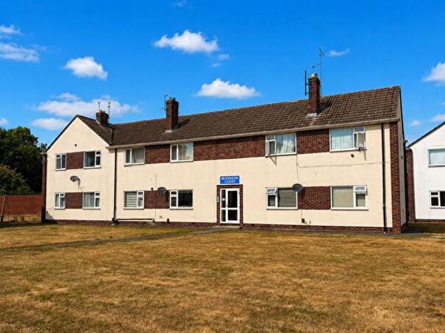 3 Bedroom Flat To Rent In Blenheim Court, Kidlington, OX5