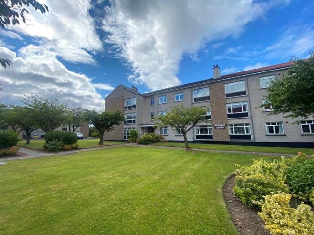 3 Bedroom Flat To Rent In Braidholm Crescent, Giffnock, Glasgow, G46